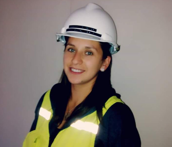 Puerto Coronel - Trabajadora de Puerto Coronel destaca en especial ...