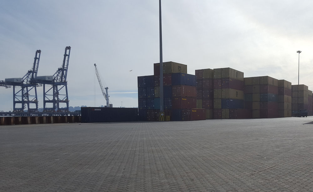 Puerto Coronel - Puerto Coronel renueva pavimentos en patio de operaciones